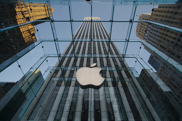 How Apple Succeeds By 'Thinking Different' | The Story of Telling