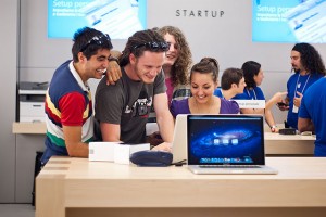 How Apple Succeeded, While Others Failed | The Story of Telling